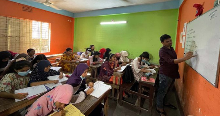 আজ থেকে এক মাস বন্ধ থাকবে সব কোচিং সেন্টার